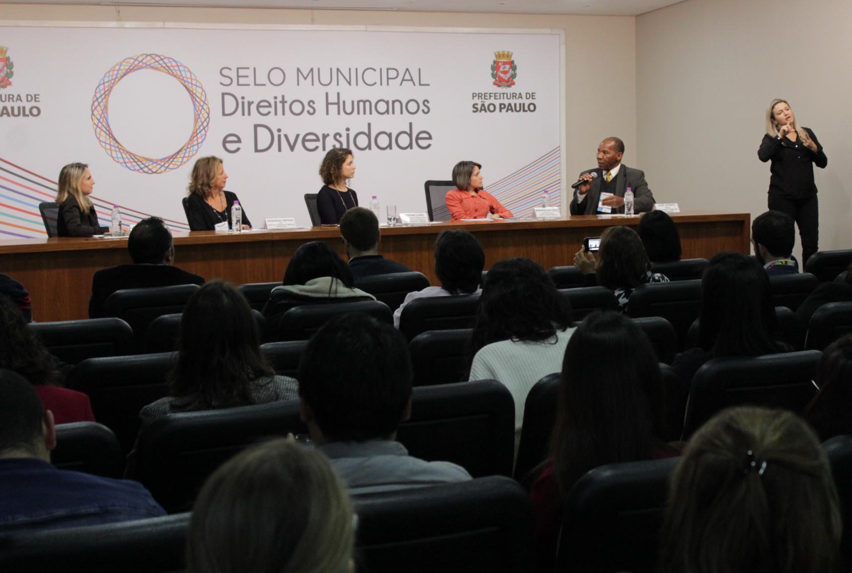 Prefeitura de SP lança Selo Direitos humanos para boas práticas em ...